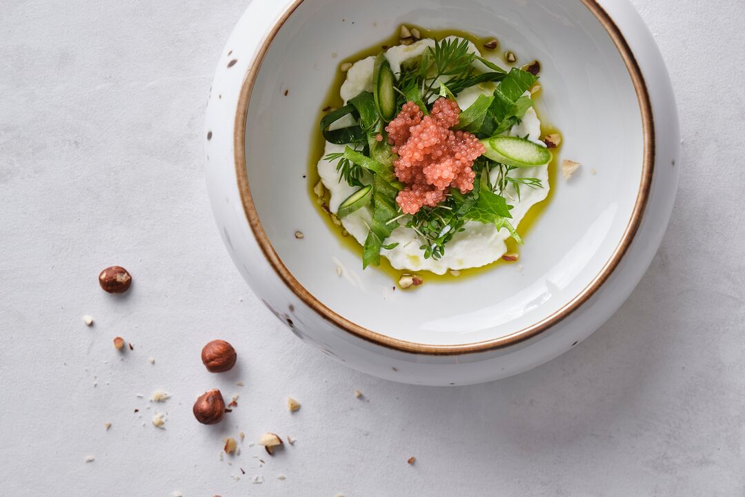 Lumpfish roe with smoked cheese and green salad - Royal Greenland A/S